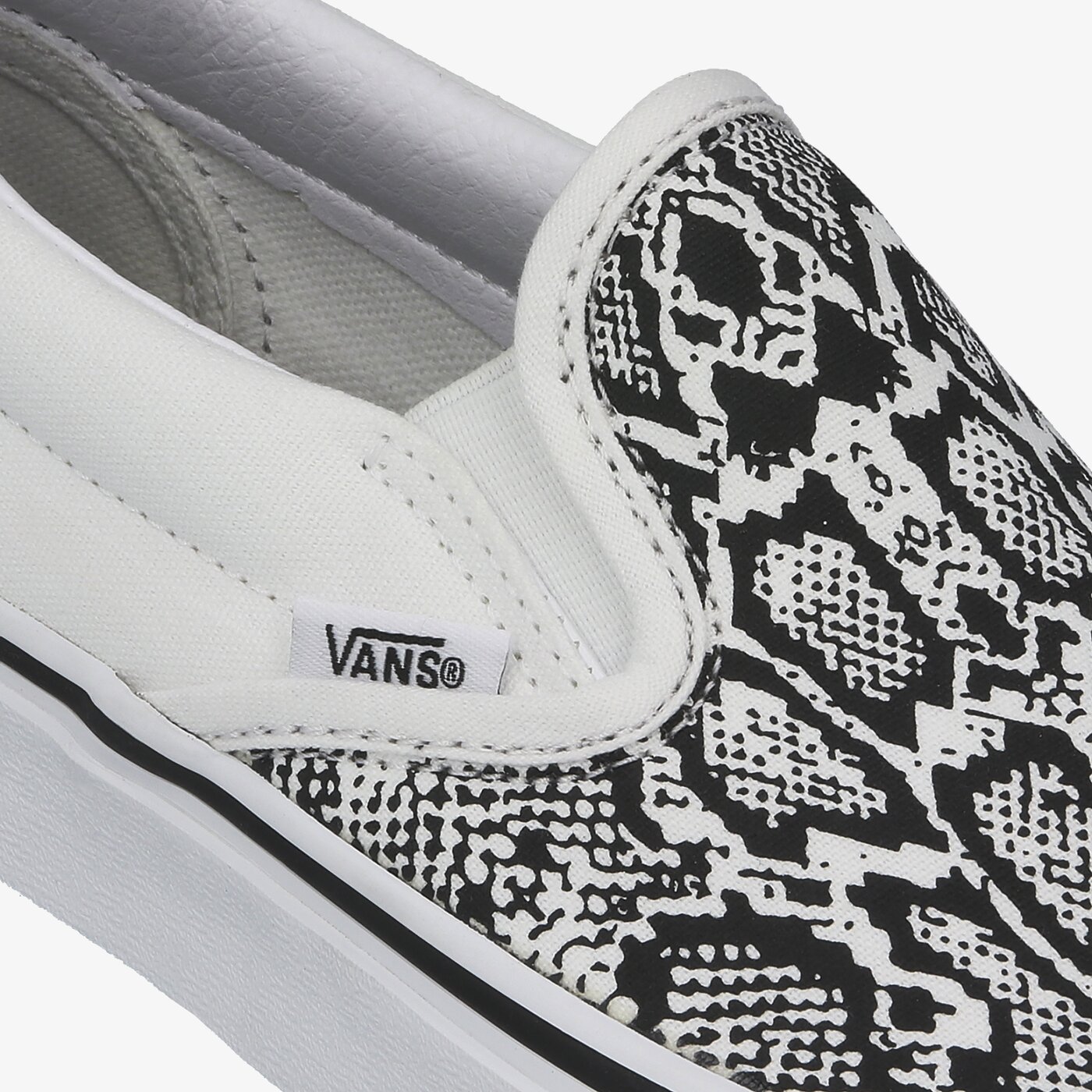 VANS UA CLASSIC SLIP-ON VN0A4U38WTQ1 | kolor BIAŁY | Damskie Trampki ...