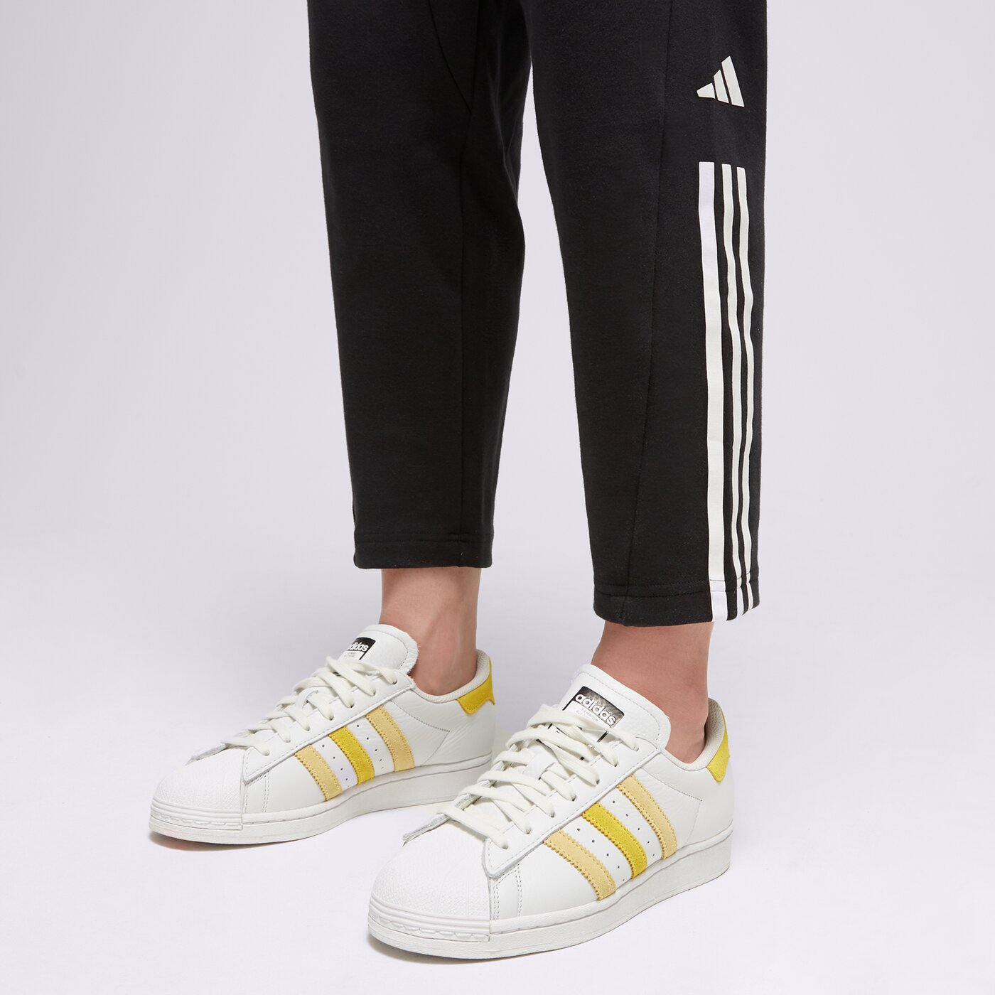 ADIDAS SPODNIE W TR-ES COT PNT HR7851 | kolor czarny | Damskie Spodnie | Odzież w Sklep Sizeer