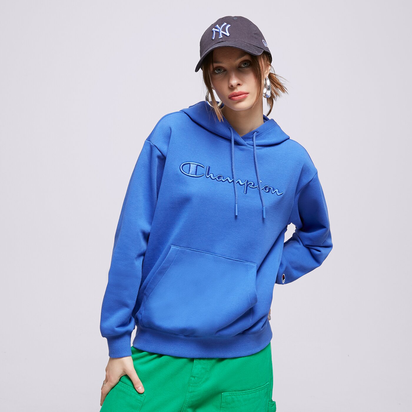 CHAMPION BLUZA Z KAPTUREM HOODED SWEATSHIRT 116046BS071 | kolor NIEBIESKI | Damskie Bluzy ...