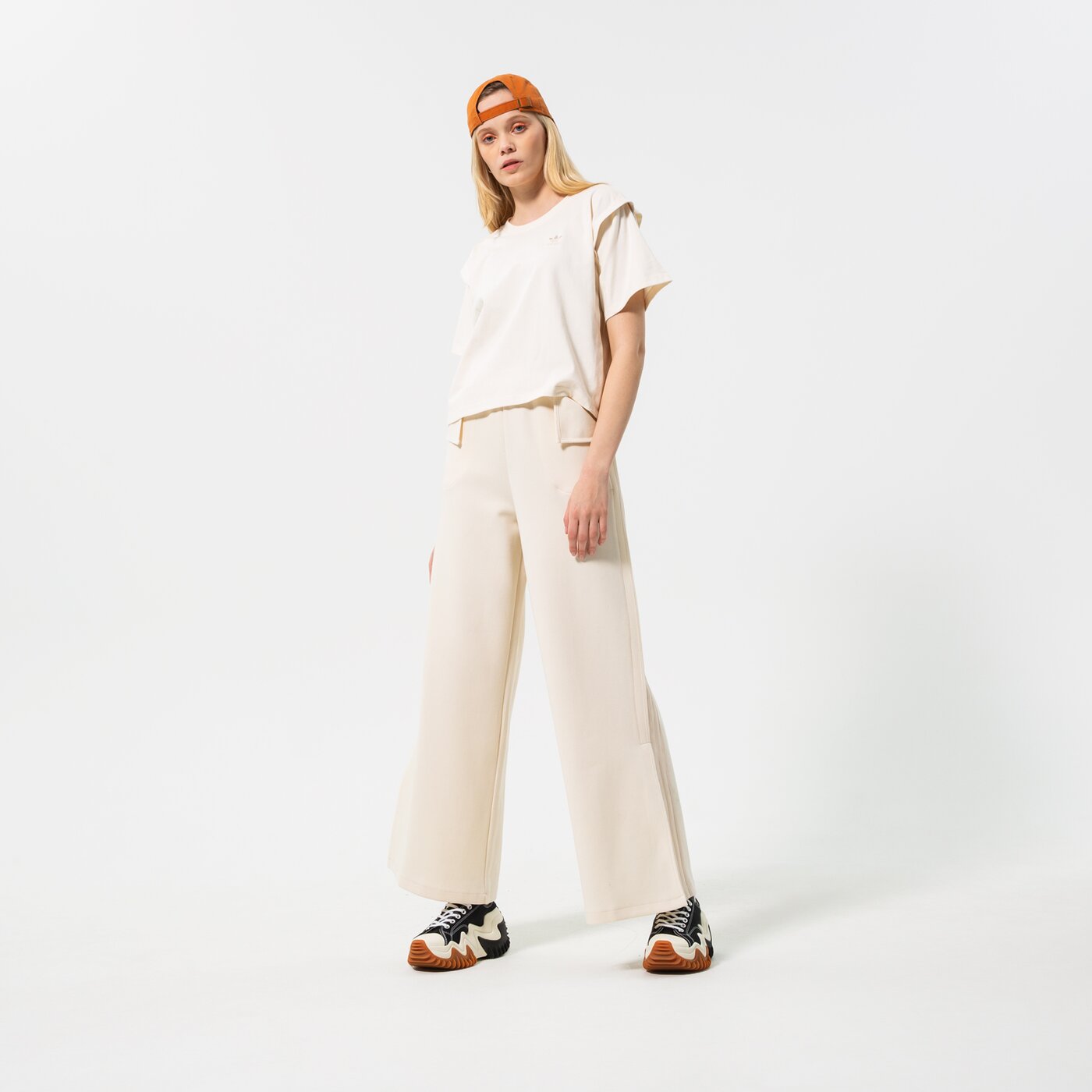 ADIDAS SPODNIE HC2012 | kolor beżowy | Damskie Spodnie | Odzież w Sklep ...