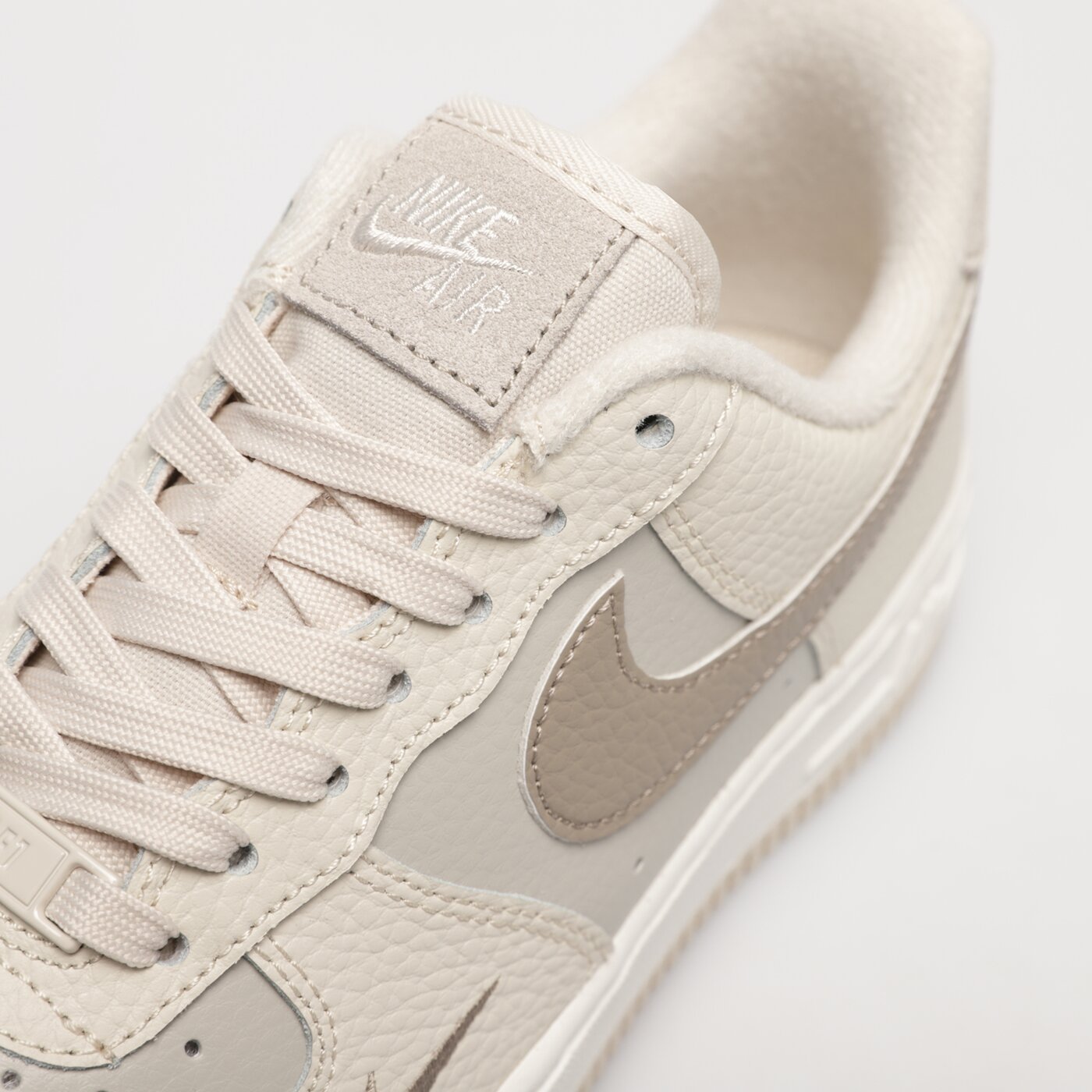 NIKE W AIR FORCE 1 LO '07 JDHO FB8483-100 | kolor beżowy | Damskie ...