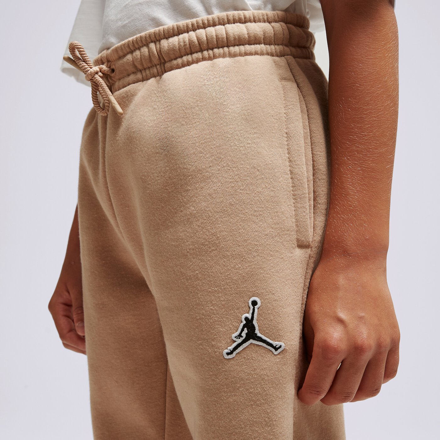 JORDAN SPODNIE ESSENTIALS BOY 95A716-X0L | kolor beżowy | Dziecięce ...