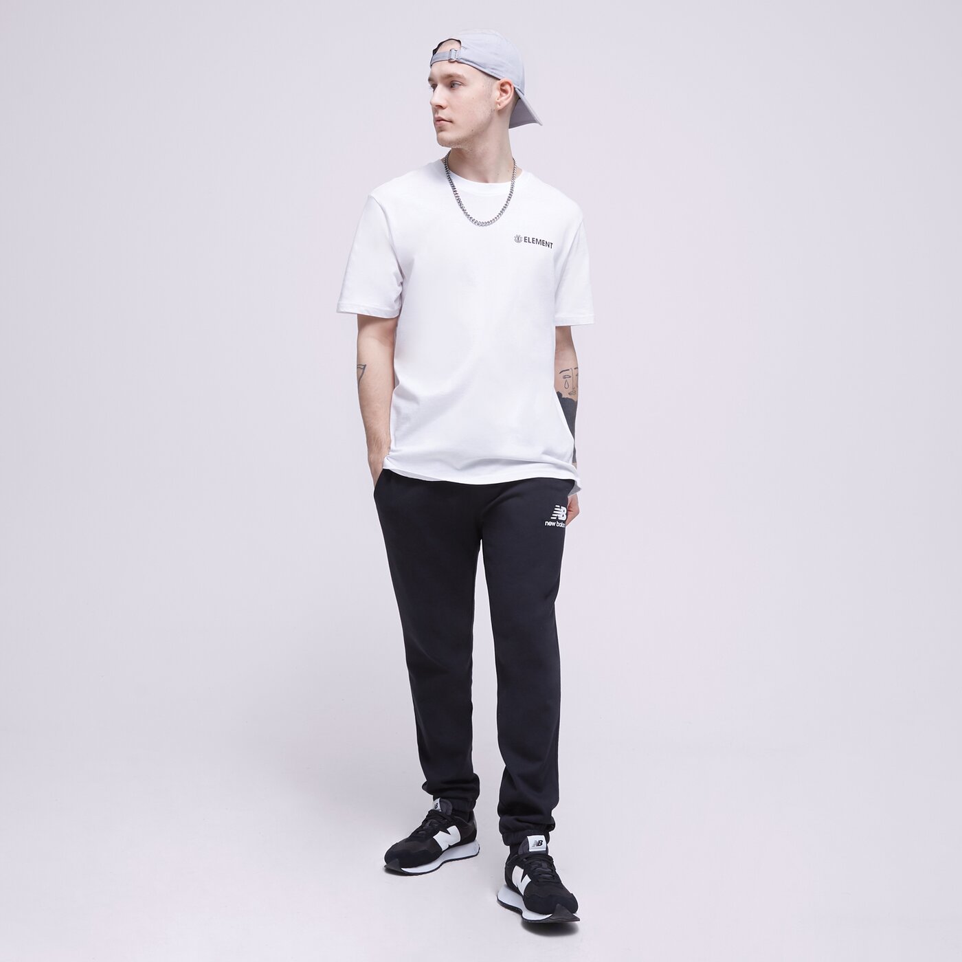 NEW BALANCE SPODNIE NB ESSENTIAL STACKED MP31539BK | kolor czarny | Męskie Spodnie | Odzież w ...