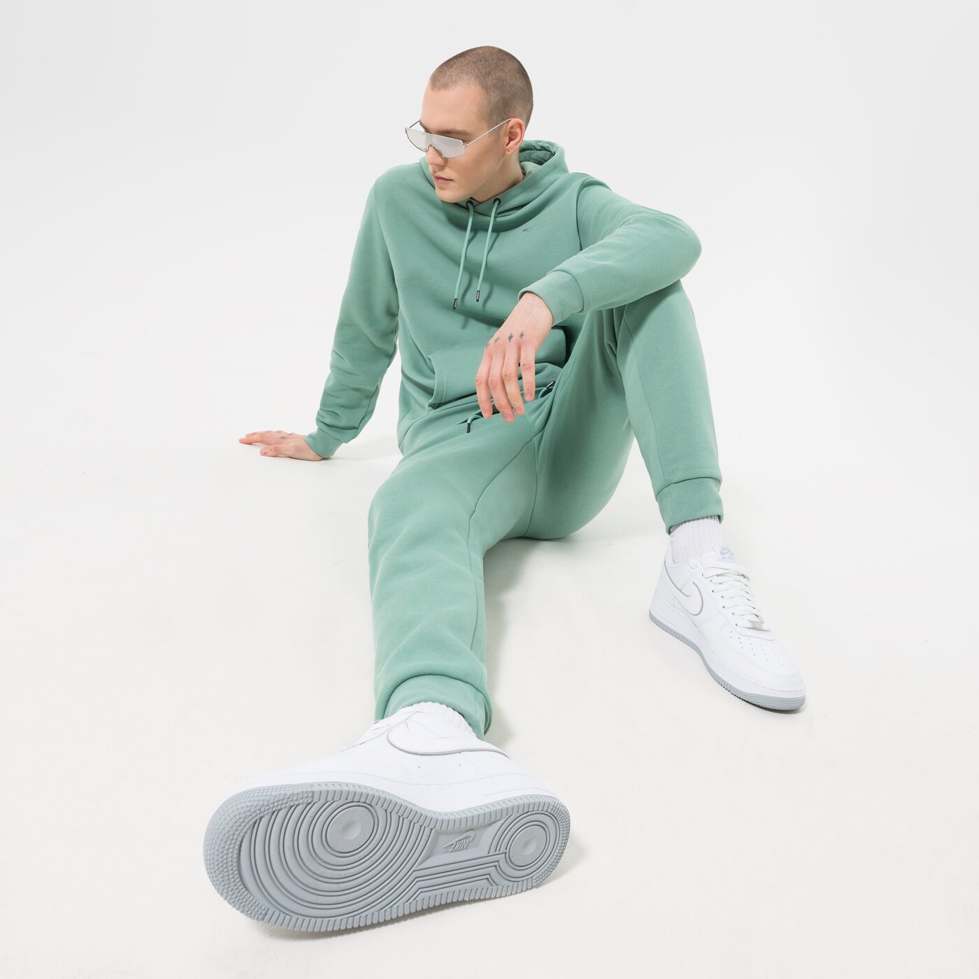 CONFRONT SPODNIE ESSENTIAL GREEN CF123SPM90003 | kolor zielony | Męskie Spodnie | Odzież w Sklep ...