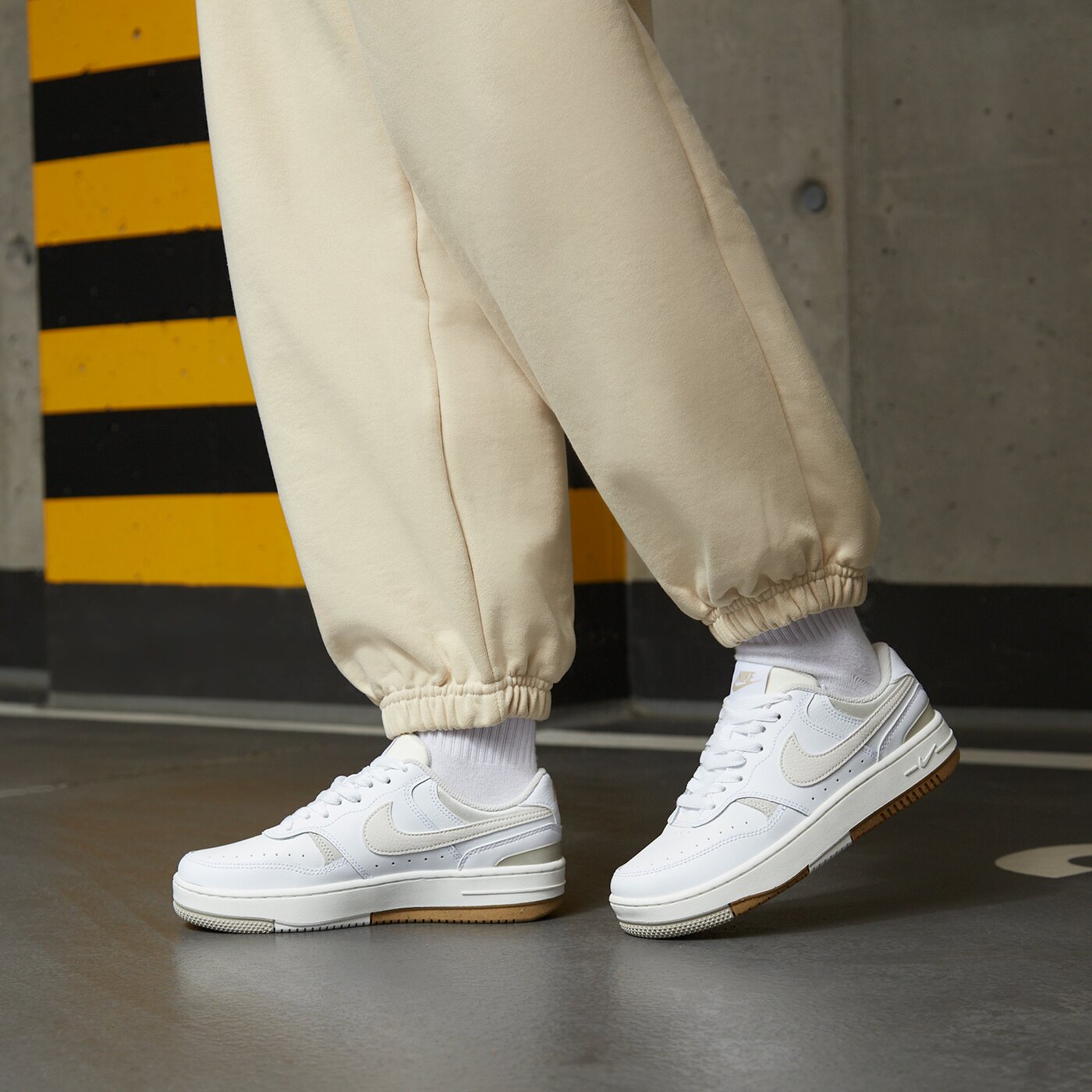 NIKE GAMMA FORCE DX9176-103 | kolor beżowy | Damskie Sneakersy | Buty w ...