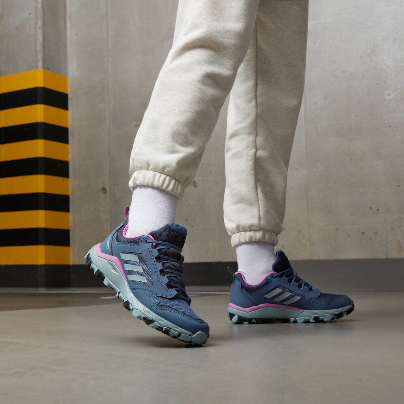 ADIDAS TERREX TRACEROCKER 2 W GZ4080 | kolor NIEBIESKI | Damskie Buty ...