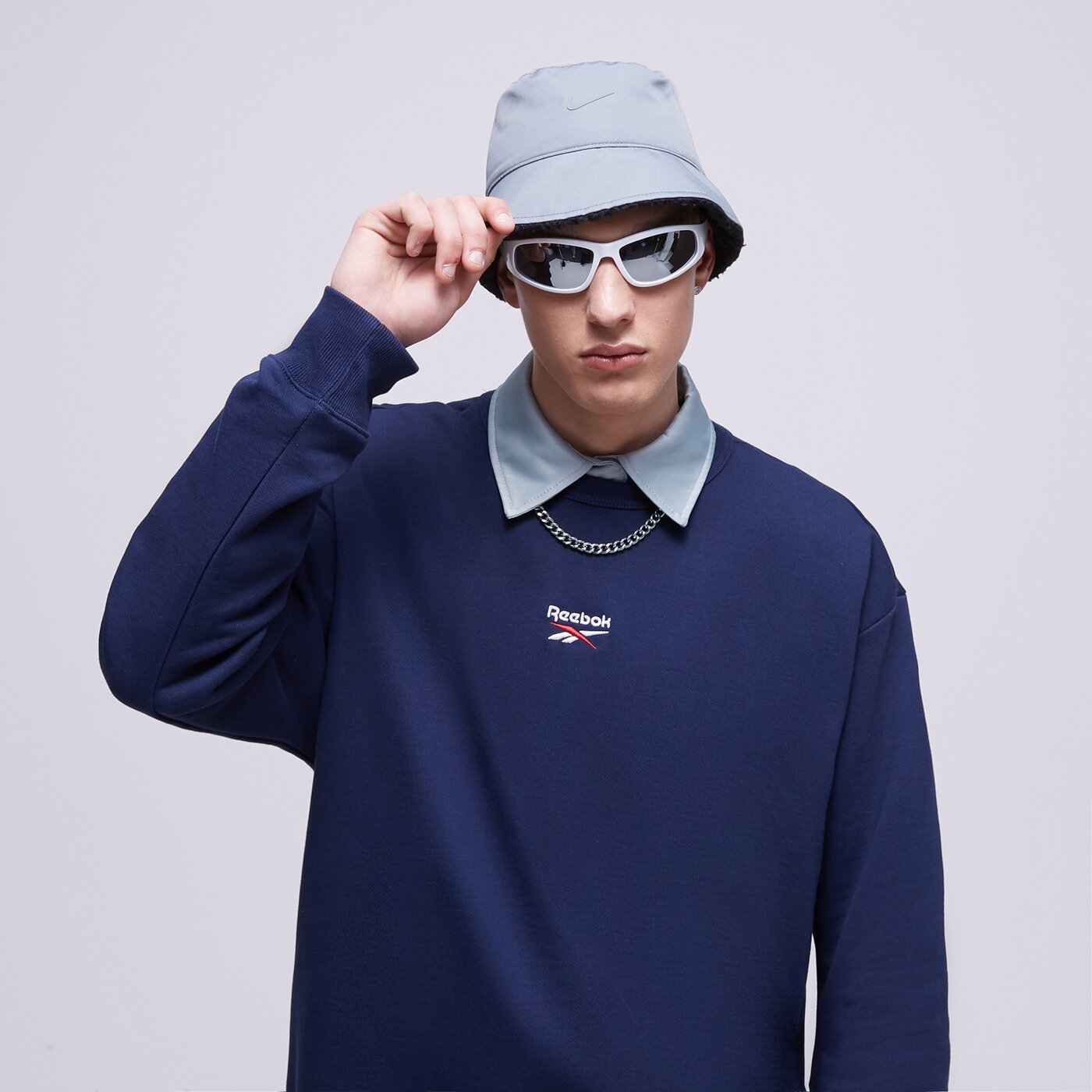 REEBOK BLUZA CL SV CREW HS7146 | kolor granatowy | Męskie Bluzy ...