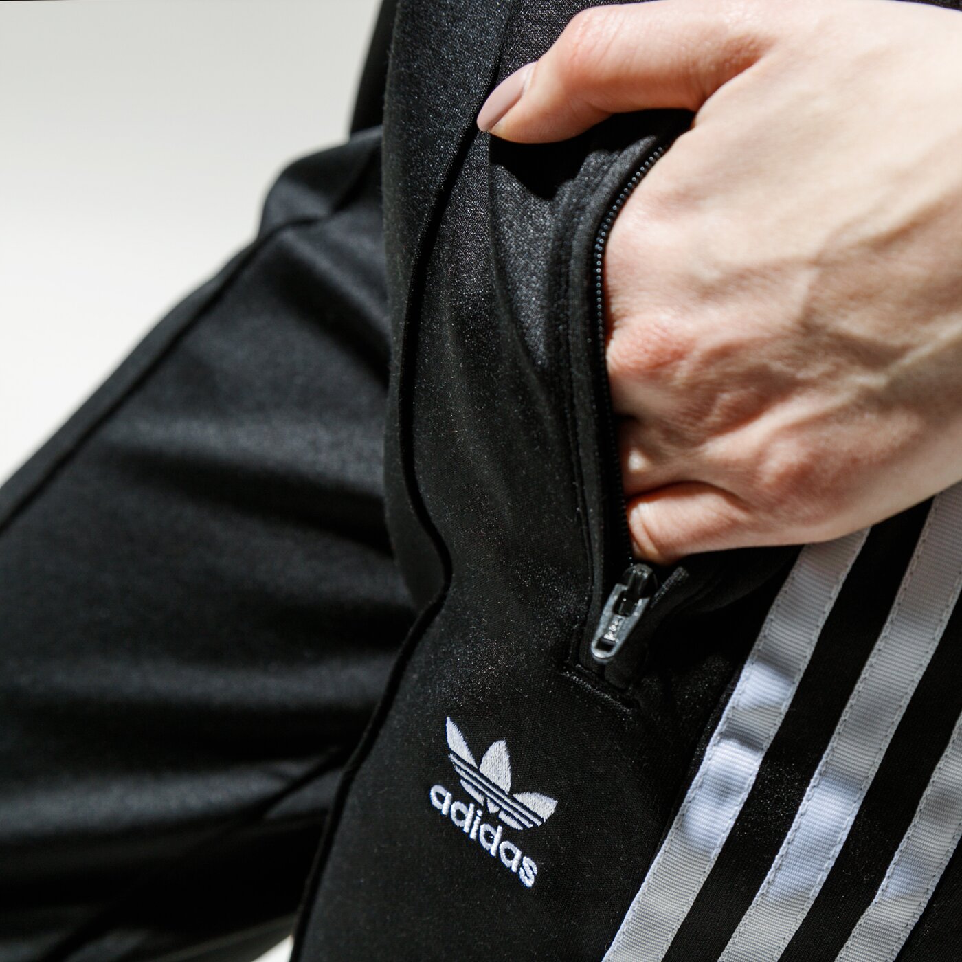 ADIDAS SPODNIE SS TP FM3323 | kolor czarny | Damskie Spodnie | Odzież w ...