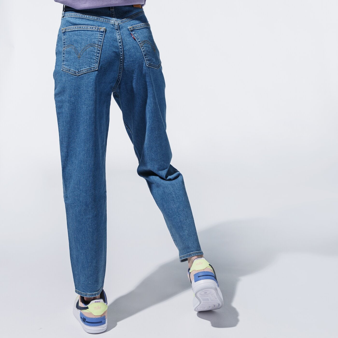 LEVI'S MOM JEANS 26986-0002 | kolor NIEBIESKI | Damskie Spodnie | Odzież w Sklep Sizeer