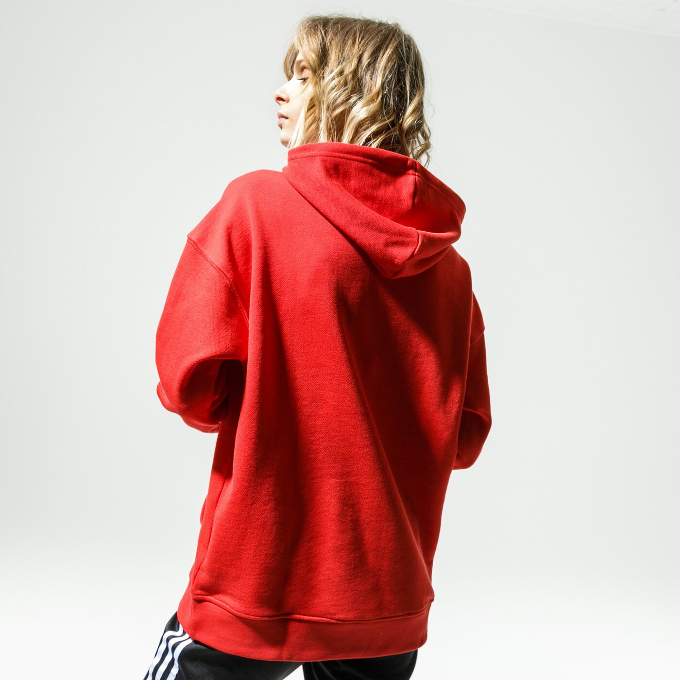 ADIDAS BLUZA Z KAPTUREM TRF HOODIE FM3298 | kolor czerwony | Damskie ...