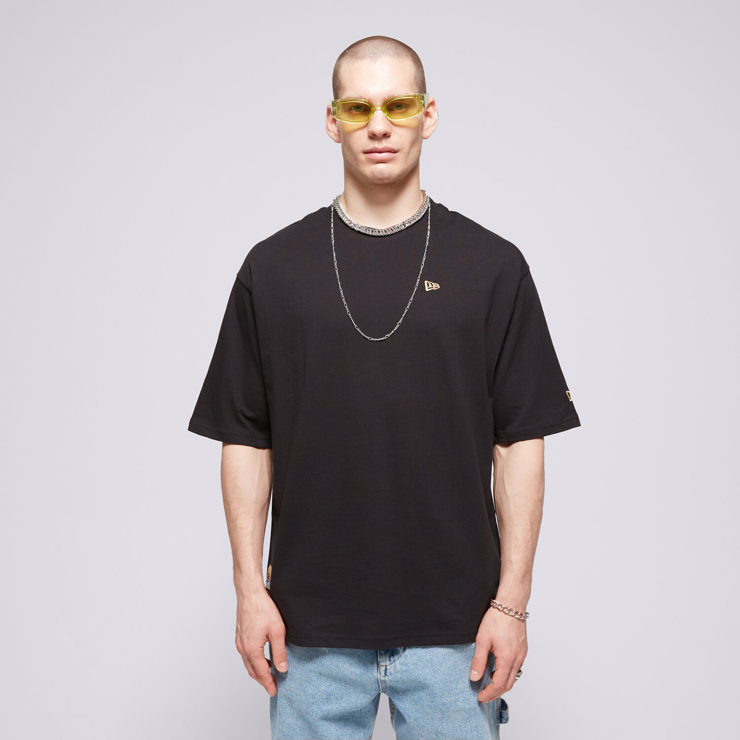 NEW ERA T-SHIRT NE STICKER OS BLK NONE 60425910 CZARNY | Męskie ...