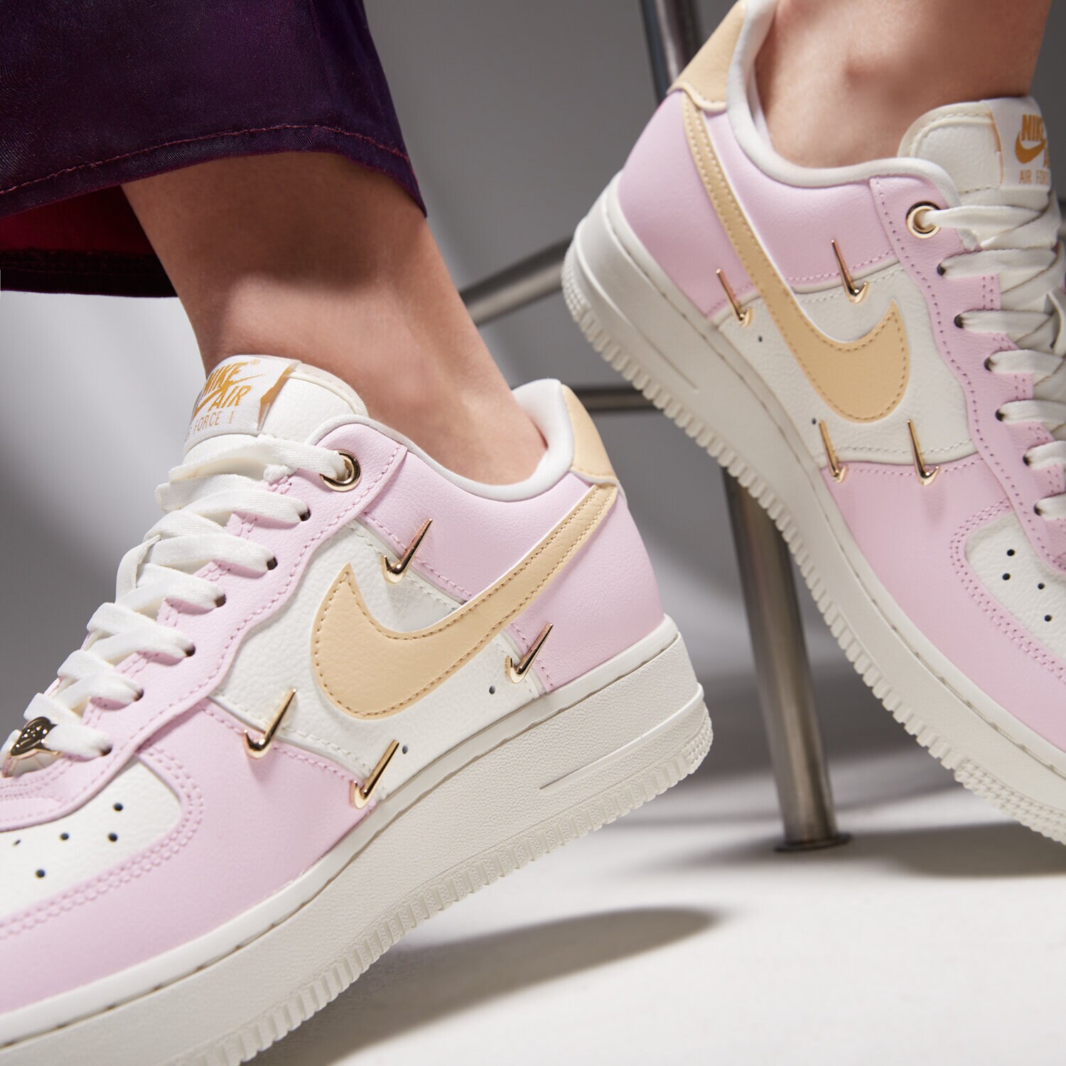 NIKE WMNS AIR FORCE 1 '07 LX IB2574-600 RÓŻOWY | Damskie NIKE WMNS AIR FORCE 1 '07 LX IB2574-600 RÓŻOWY | Damskie